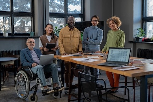 Culture Shift: Inclusive Collaboration on Global Intercultural Teams